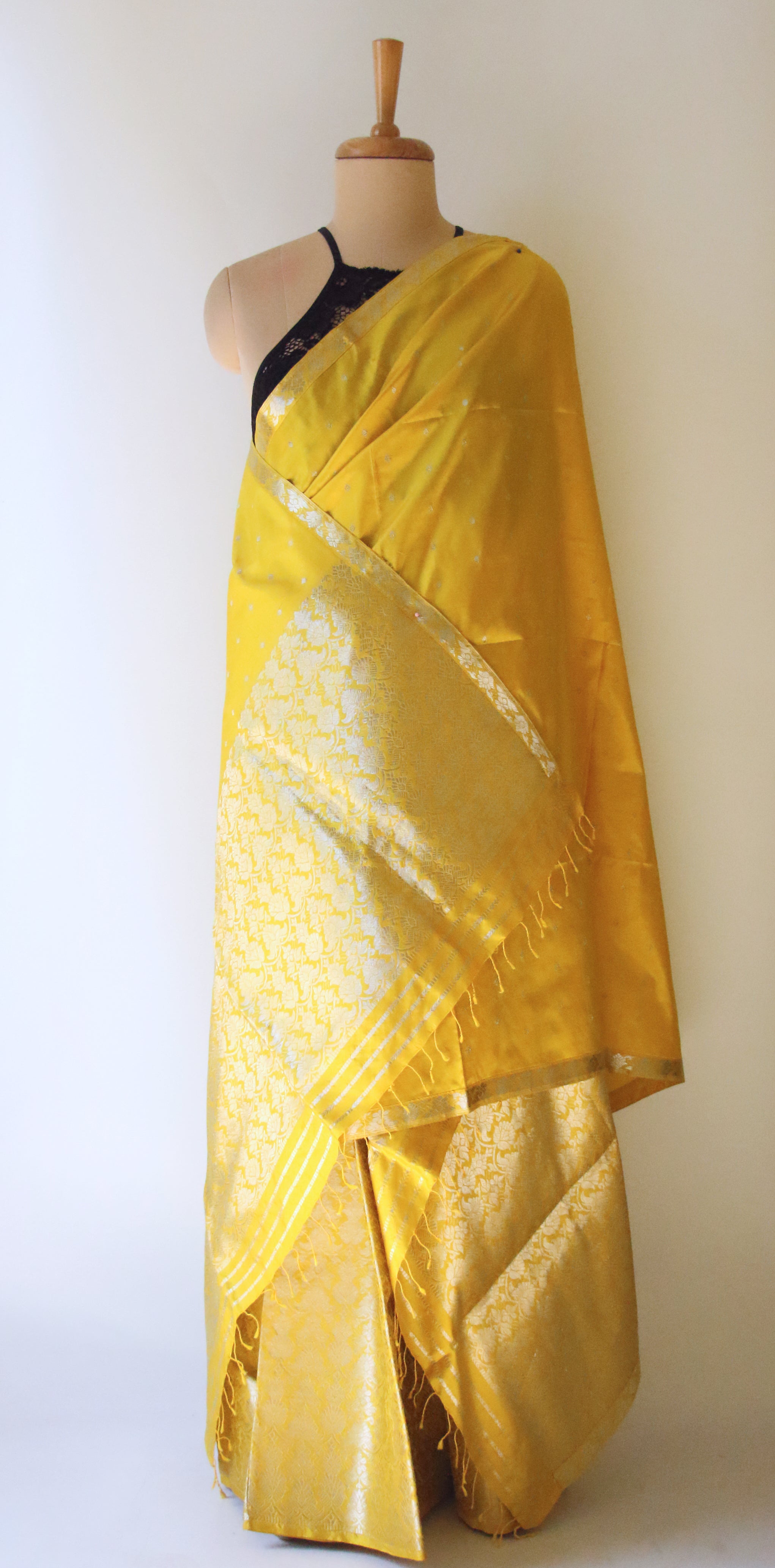 Lemon Yellow Mulberry Silk Traditional Mekhla Chador Set – korobidesign